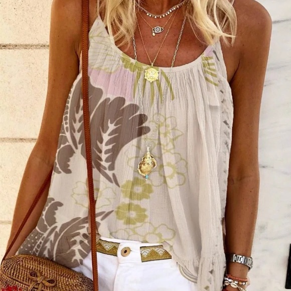 MISSLOOK | Tops | Misslook Floral Blouse | Poshmark